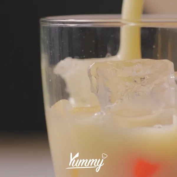 Resep Float Ice Yakult Leci Mudah dan Cepat