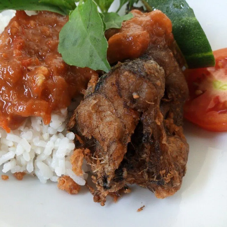 Resep Lele Goreng Telur #AlaAnakKos Sederhana Rumahan di Yummy App