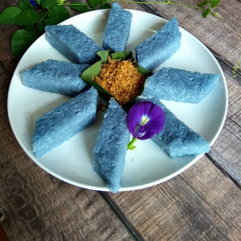 Resep Ketan Biru Serundeng Magicom #JagoMasakMinggu2 Sederhana Rumahan ...