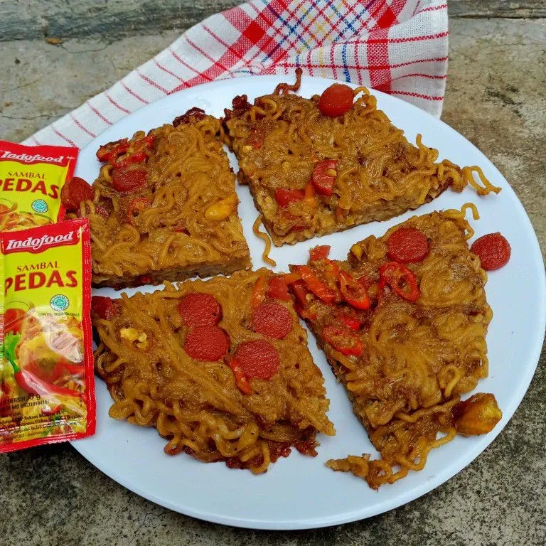 Resep Pizza Mie Blackpepper Sederhana Rumahan di Yummy App