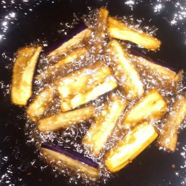 Resep Terong Sambal Matah Sederhana Rumahan Di Yummy App