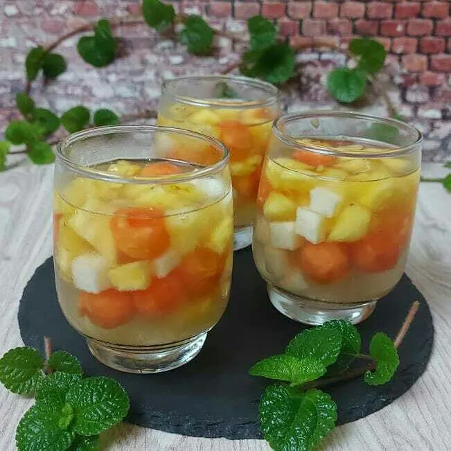 Es Buah Cocktail Segar Untuk Takjil Puasa