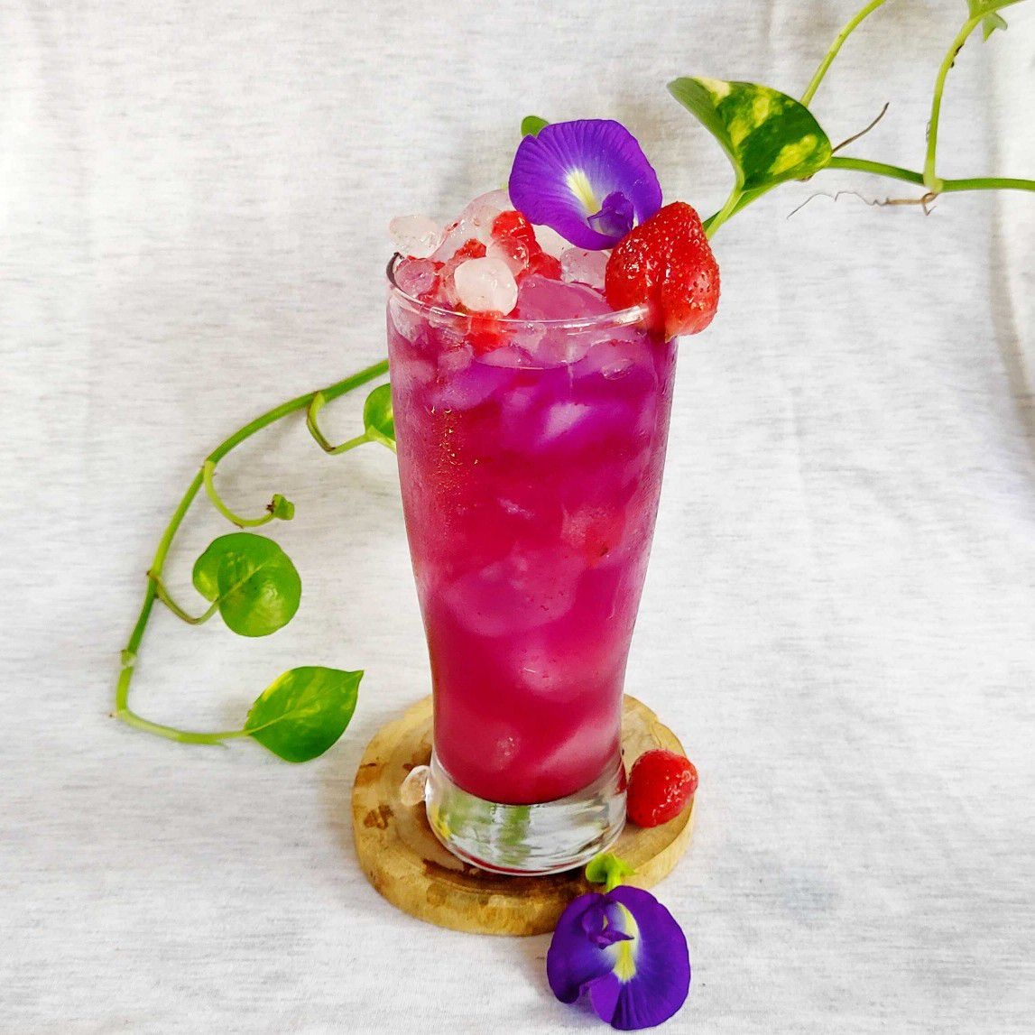 Resep Jus Strawberry Bunga Telang Sederhana Rumahan di Yummy App