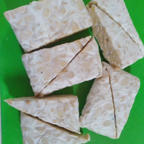 Resep Tempe Ungkep Bumbu Kuning Sederhana Rumahan di Yummy App