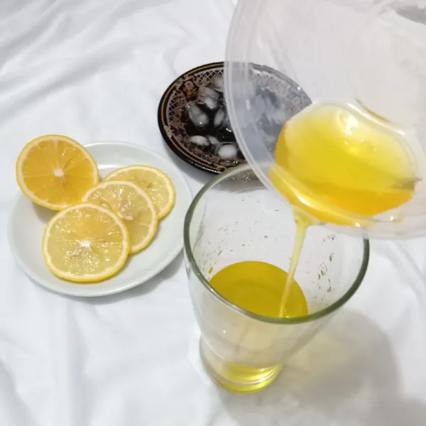 Resep Es Lemon Madu 🍋 Sederhana Rumahan di Yummy App