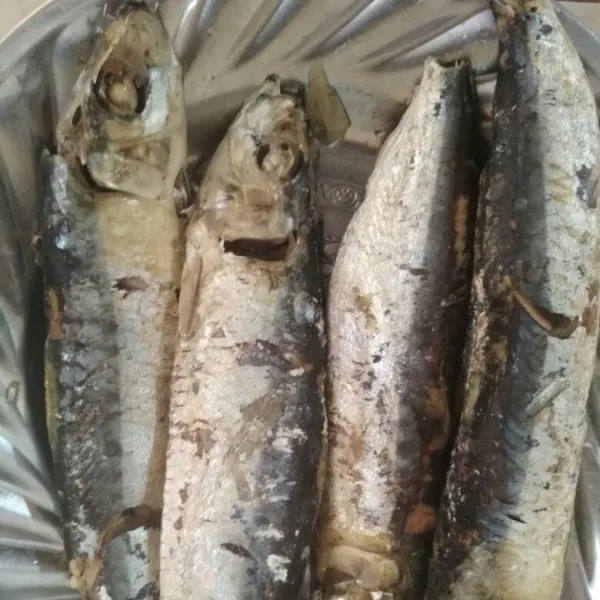 Resep Ikan Pindang Bumbu Sarden Homemade Sederhana Rumahan Di Yummy App
