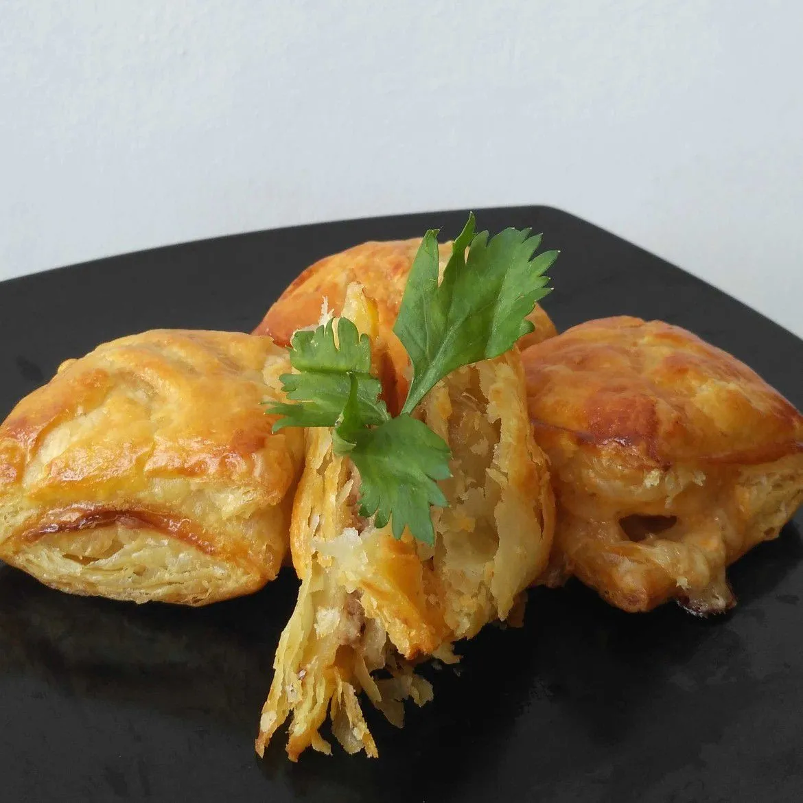 Resep Beef Bolognese Puff Pastry Sederhana Rumahan di Yummy App