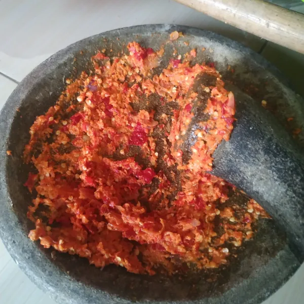 Resep Tongkol Suwir Kemiri Pedas Sederhana Rumahan Di Yummy App