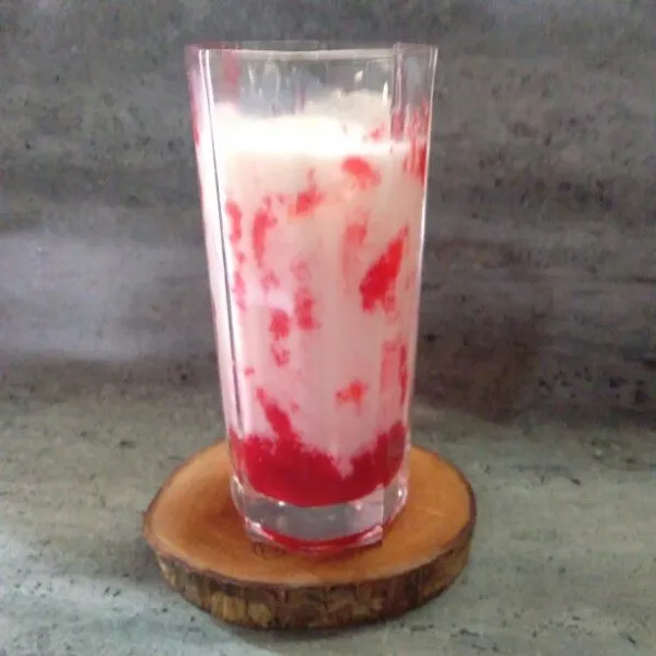 Resep Strawberry Milk Ice Sederhana Rumahan Di Yummy App