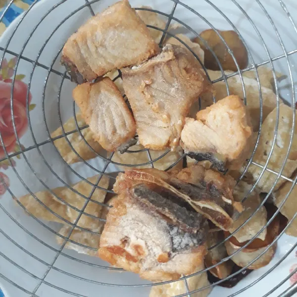 Resep Cabe Hijau Ikan Asin Jambal Roti Sederhana Rumahan di Yummy App