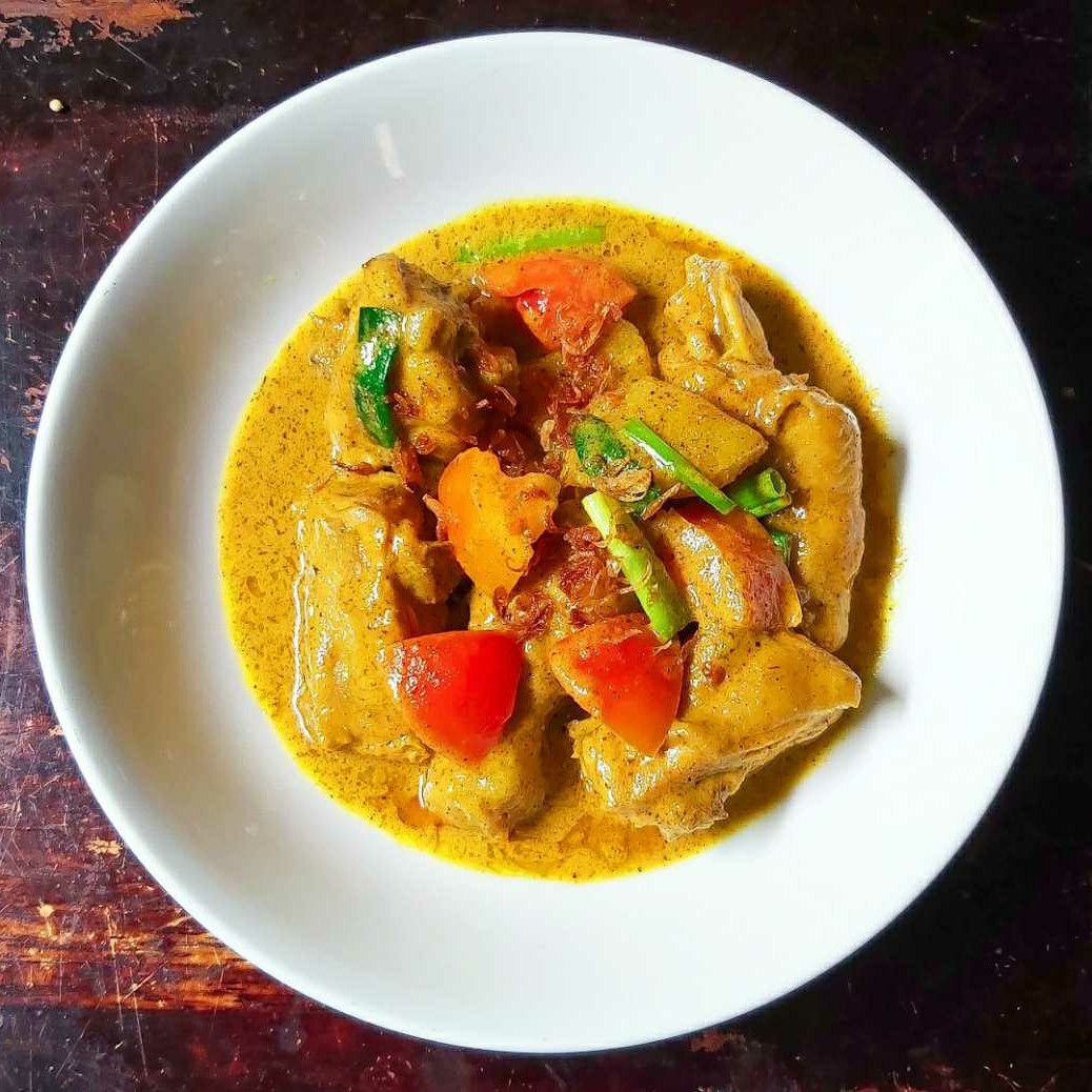 Resep Kare Ayam Sederhana Rumahan dari Lisa Ferani