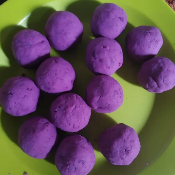 Resep Bola-bola Ubi Ungu Sederhana Rumahan di Yummy App