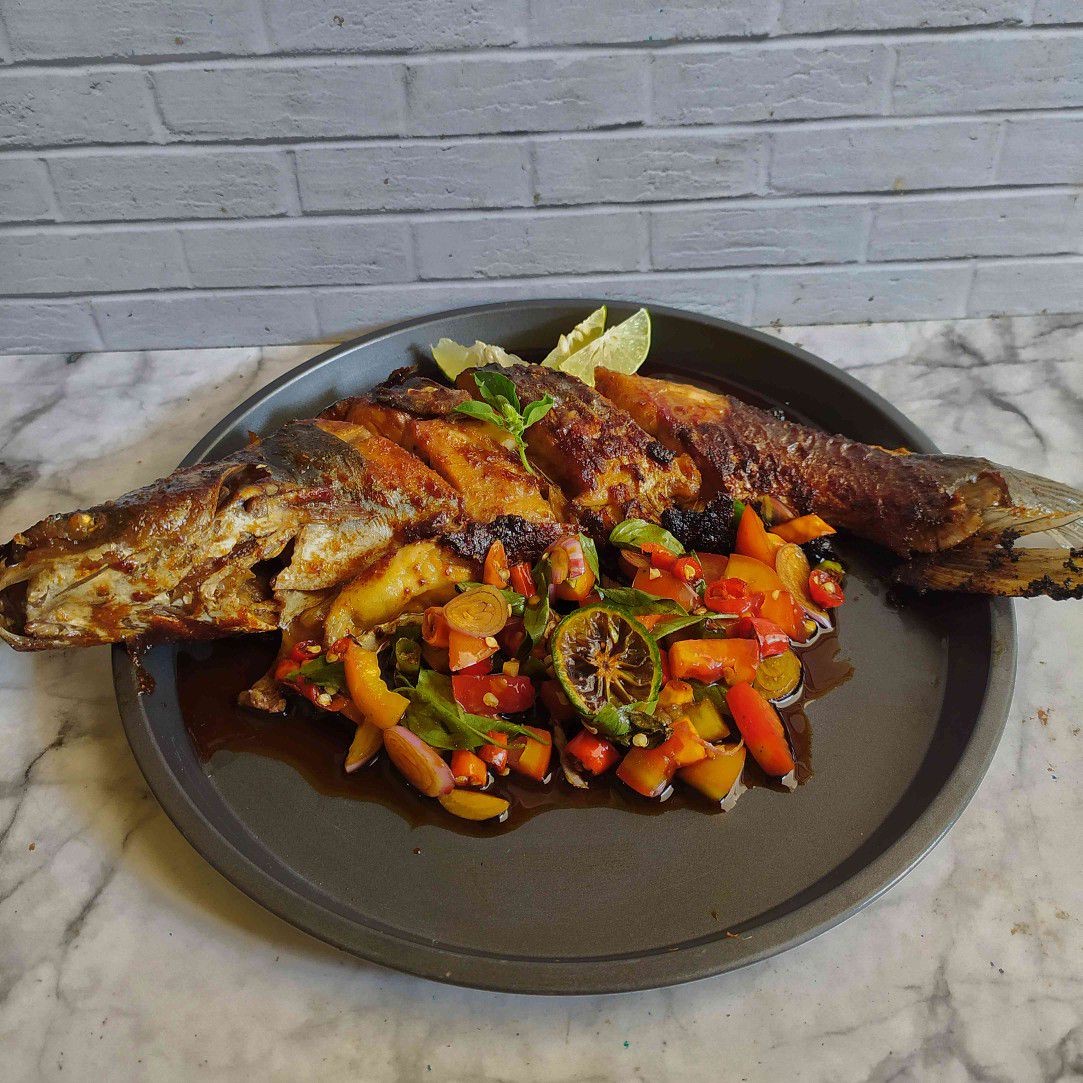 Resep Ikan Bakar Sambal Colo-Colo #JagoMasakMinggu10Periode3 Sederhana Rumahan di Yummy App
