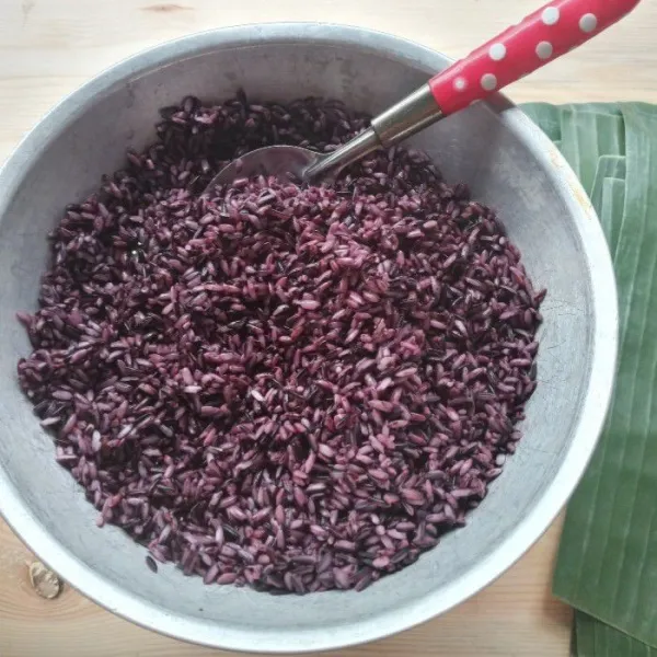 Resep Lupis Ketan Hitam Sederhana Rumahan di Yummy App