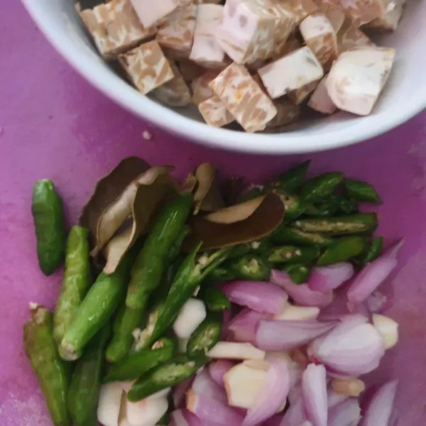 Resep Sayur Tempe Pete Sederhana Rumahan di Yummy App