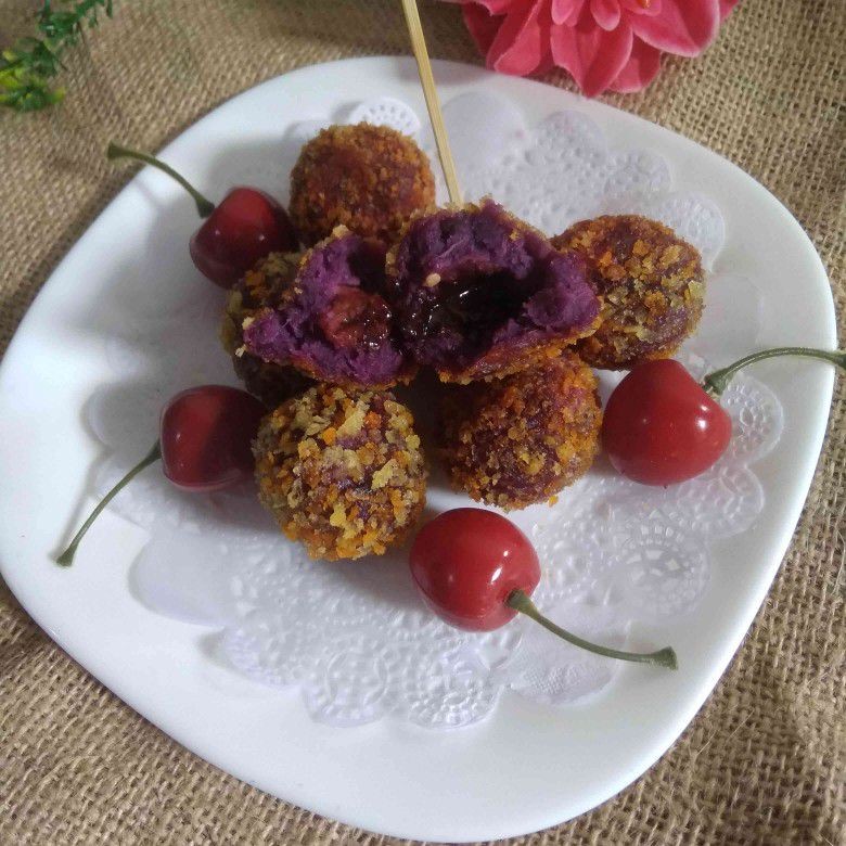 Resep Bola Ubi Ungu Isi Pisang Coklat Sederhana Rumahan di Yummy App