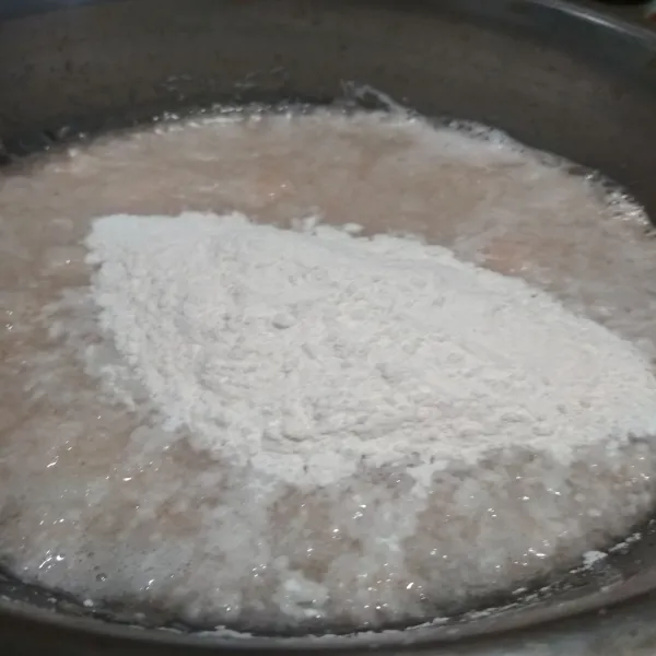 Resep Ledre Pisang Khas Solo Sederhana Rumahan di Yummy App