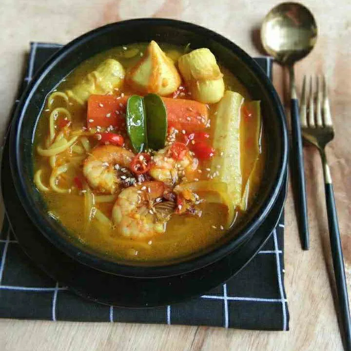 Resep Spaghetti Kuah Kari Special Sederhana Rumahan Di Yummy App