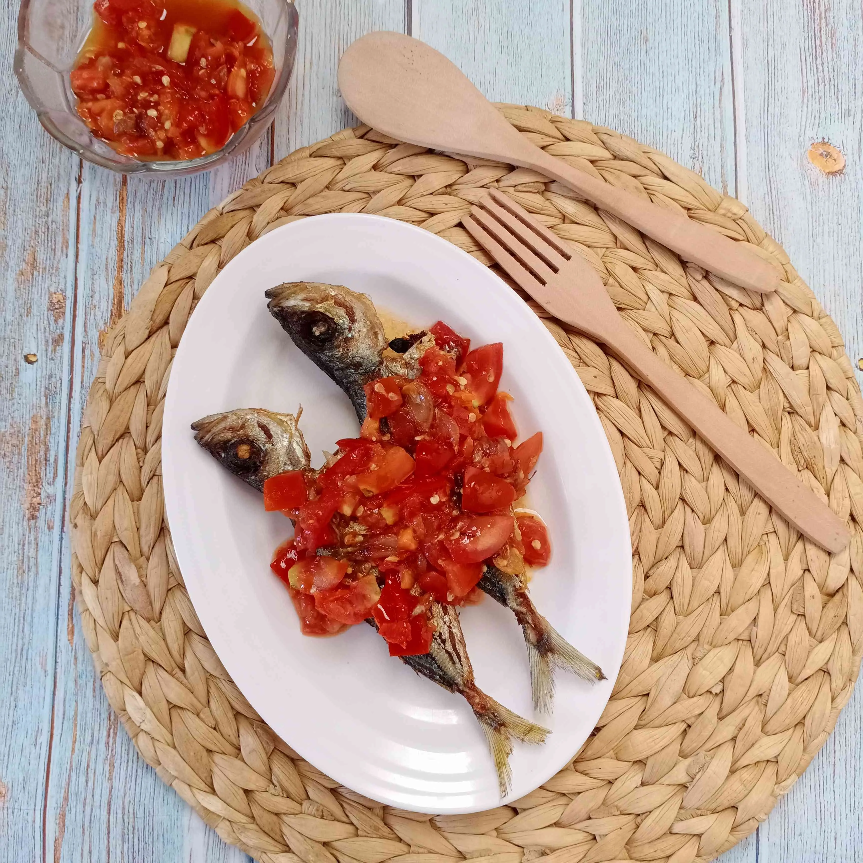 Resep Ikan Kembung Goreng Sambal Pecak Sederhana Rumahan di Yummy App Resep Ikan Kembung Goreng Sambal Pecak Sederhana Rumahan di Yummy App