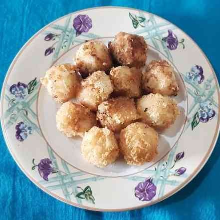 Resep Lenthok Singkong (Bola Singkong) Sederhana Rumahan di Yummy App
