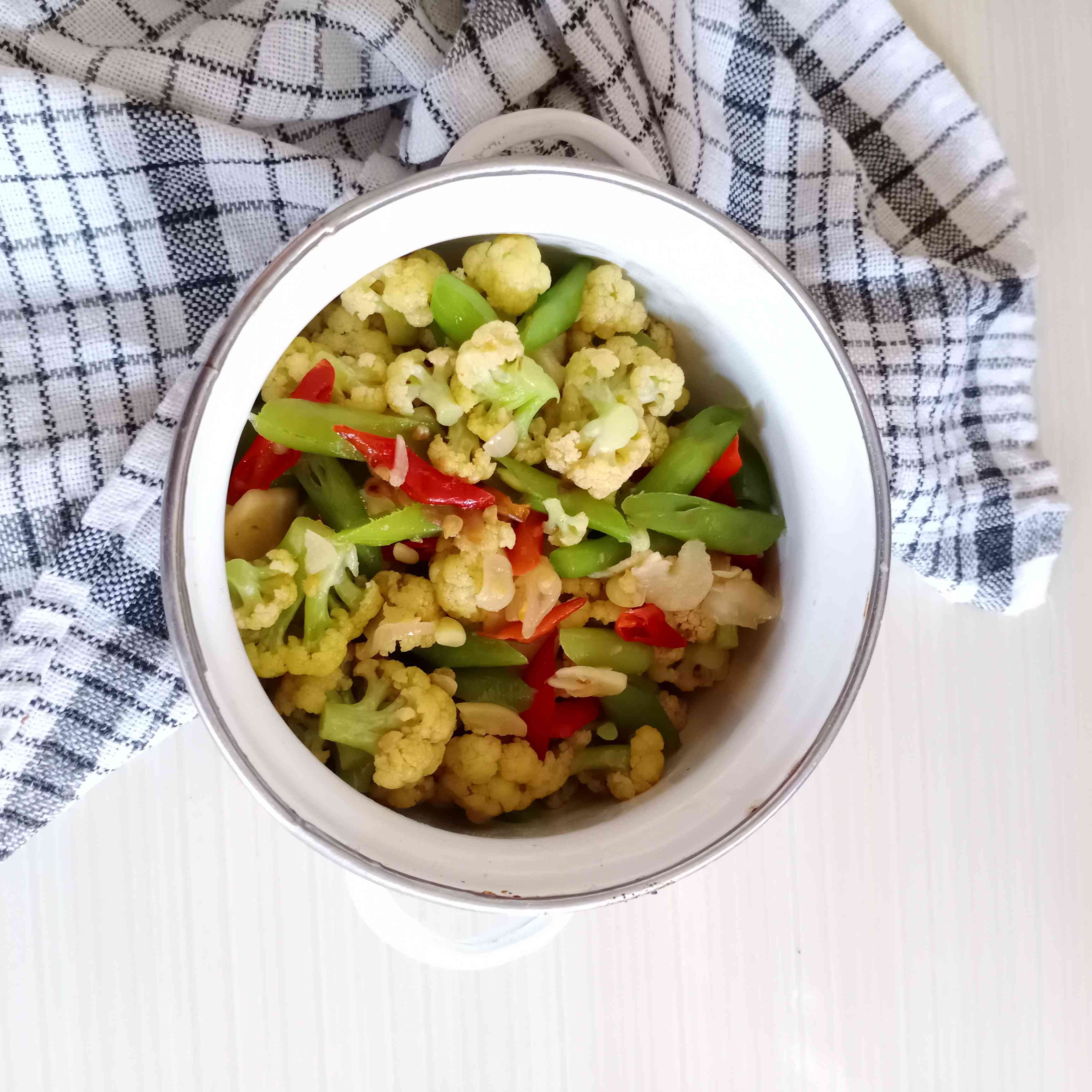 Resep Oseng Buncis Kembang Kol Sederhana Rumahan di Yummy App