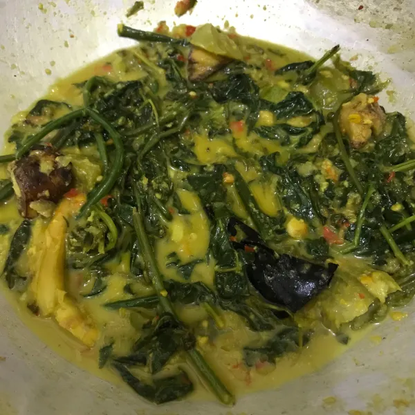Resep Sayur Pakis Kuah Santan Pedas Sederhana Rumahan Di Yummy App