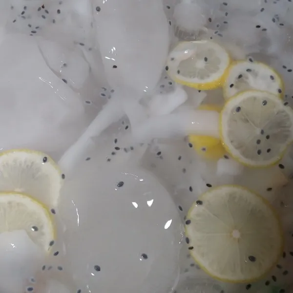 Resep Es Degan Lemon Selasih Sederhana Rumahan Di Yummy App