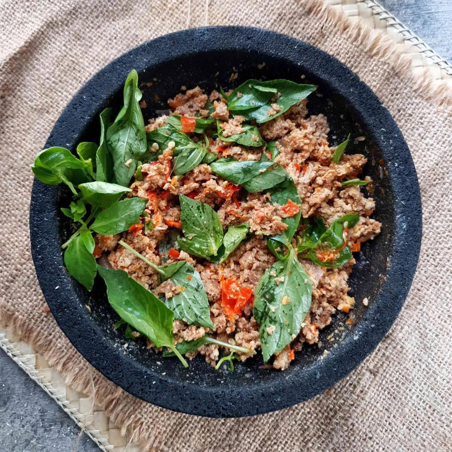 Resep Oncom Sambel Kemangi Sederhana Rumahan di Yummy App