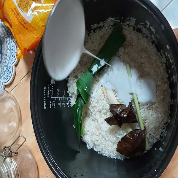 Resep Nasi Uduk Rice Cooker Sederhana Rumahan di Yummy App