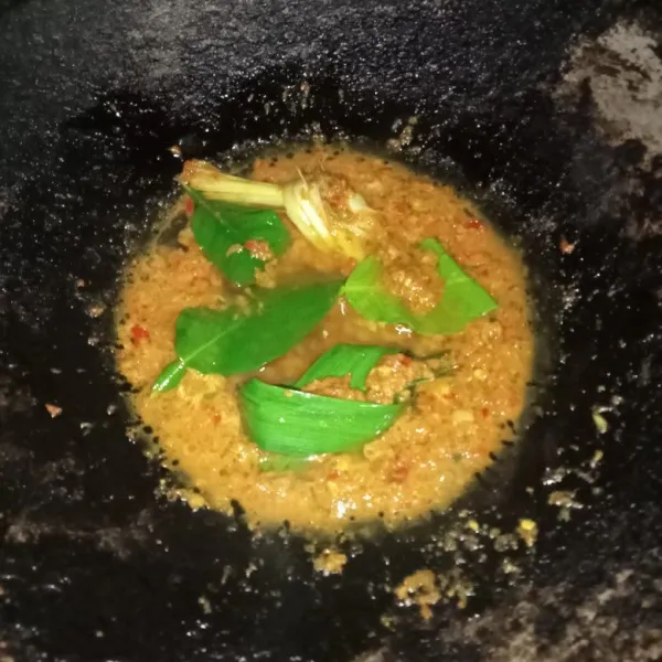 Resep Ayam Tinoransak Sederhana Rumahan di Yummy App