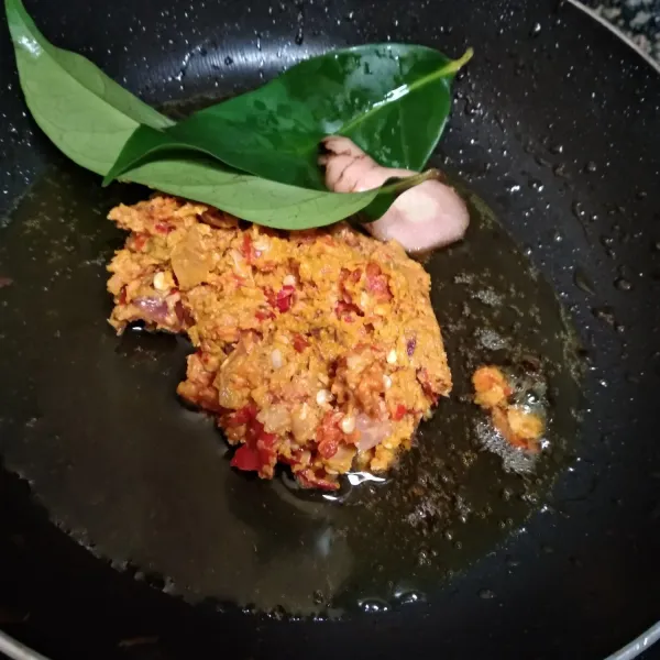 Resep Tulang Ayam Pedas Manis Sederhana Rumahan di Yummy App Resep Tulang Ayam Pedas Manis Sederhana Rumahan di Yummy App