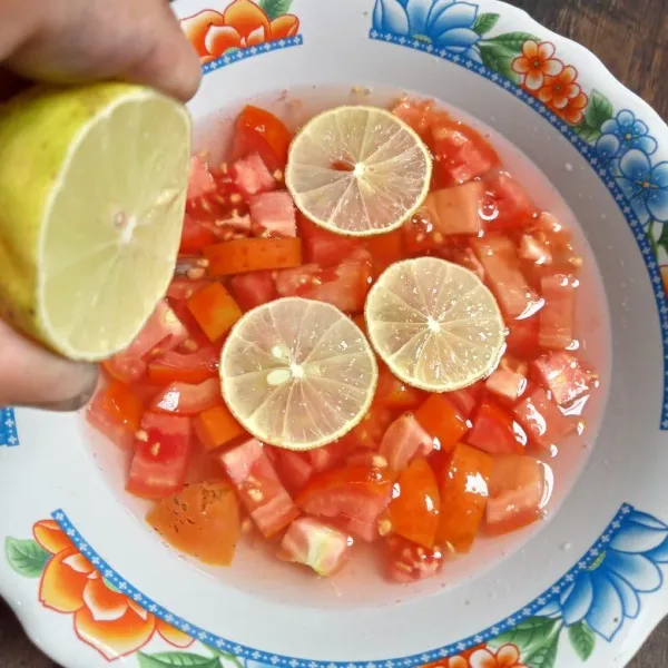 Resep Es Tomat Jeruk Nipis Selasih Sederhana Rumahan di Yummy App Resep Es Tomat Jeruk Nipis Selasih Sederhana Rumahan di Yummy App