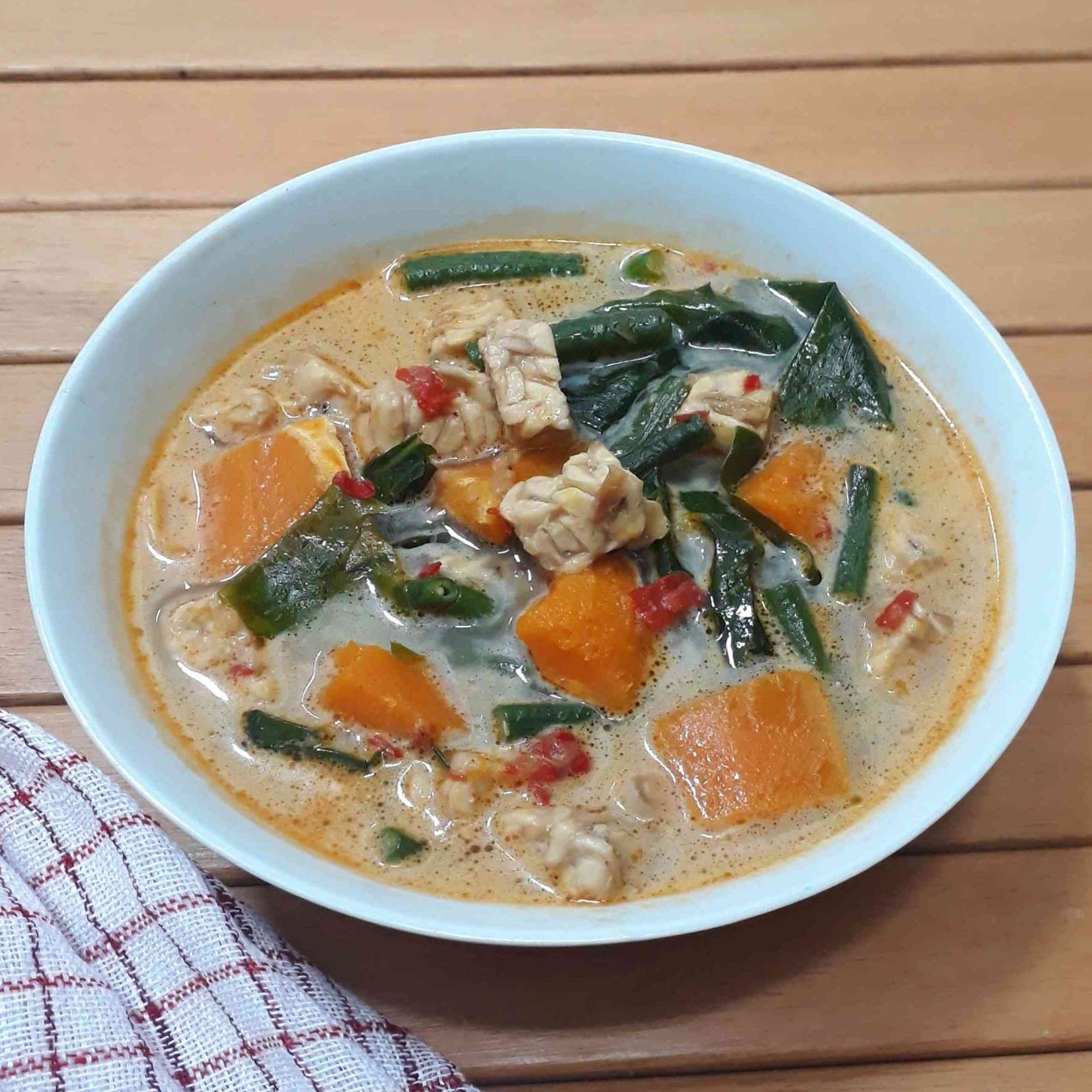 Resep Lodeh Tempe Labu Kuning Sederhana Rumahan di Yummy App