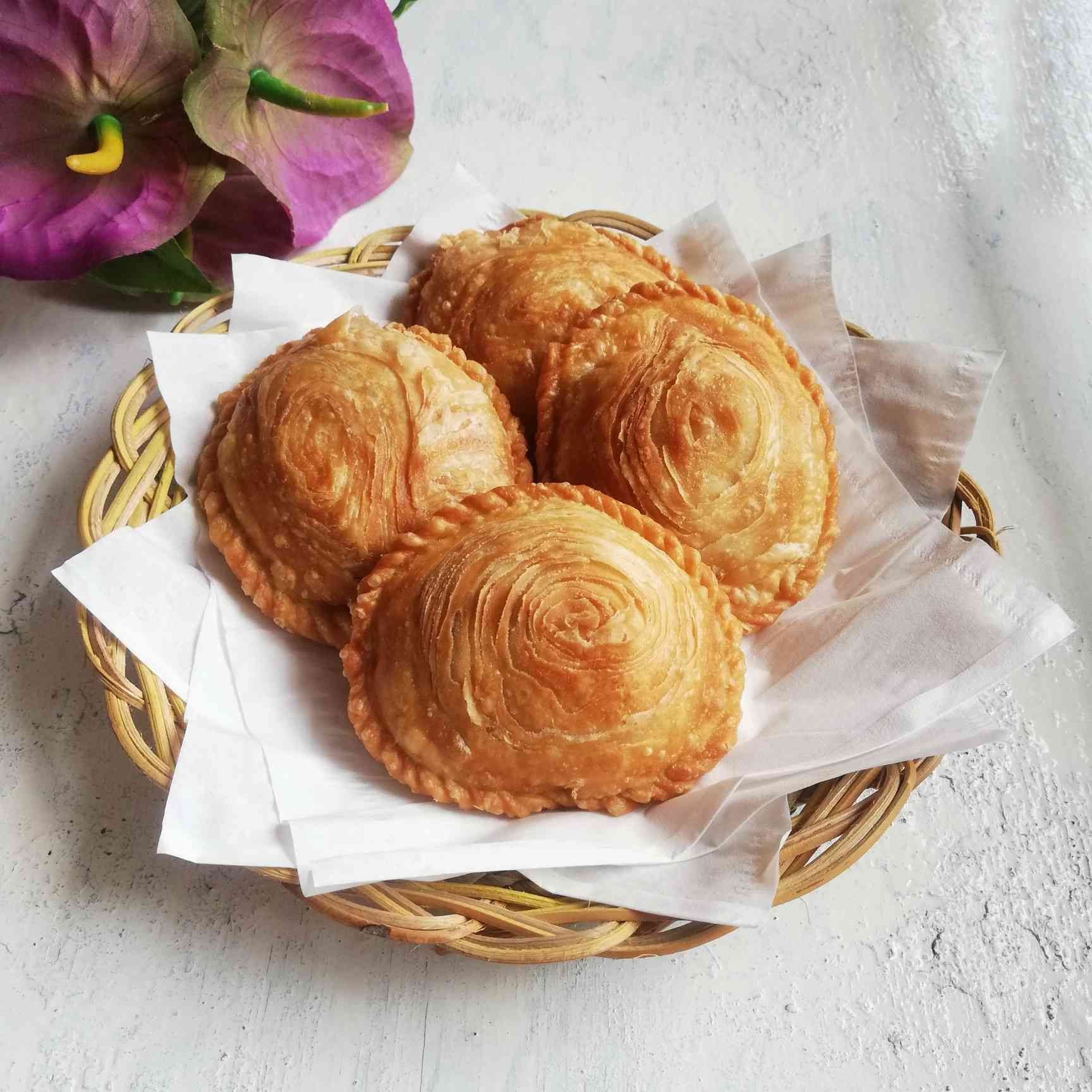 Resep Pastel Puff Bulat Sederhana Rumahan di Yummy App