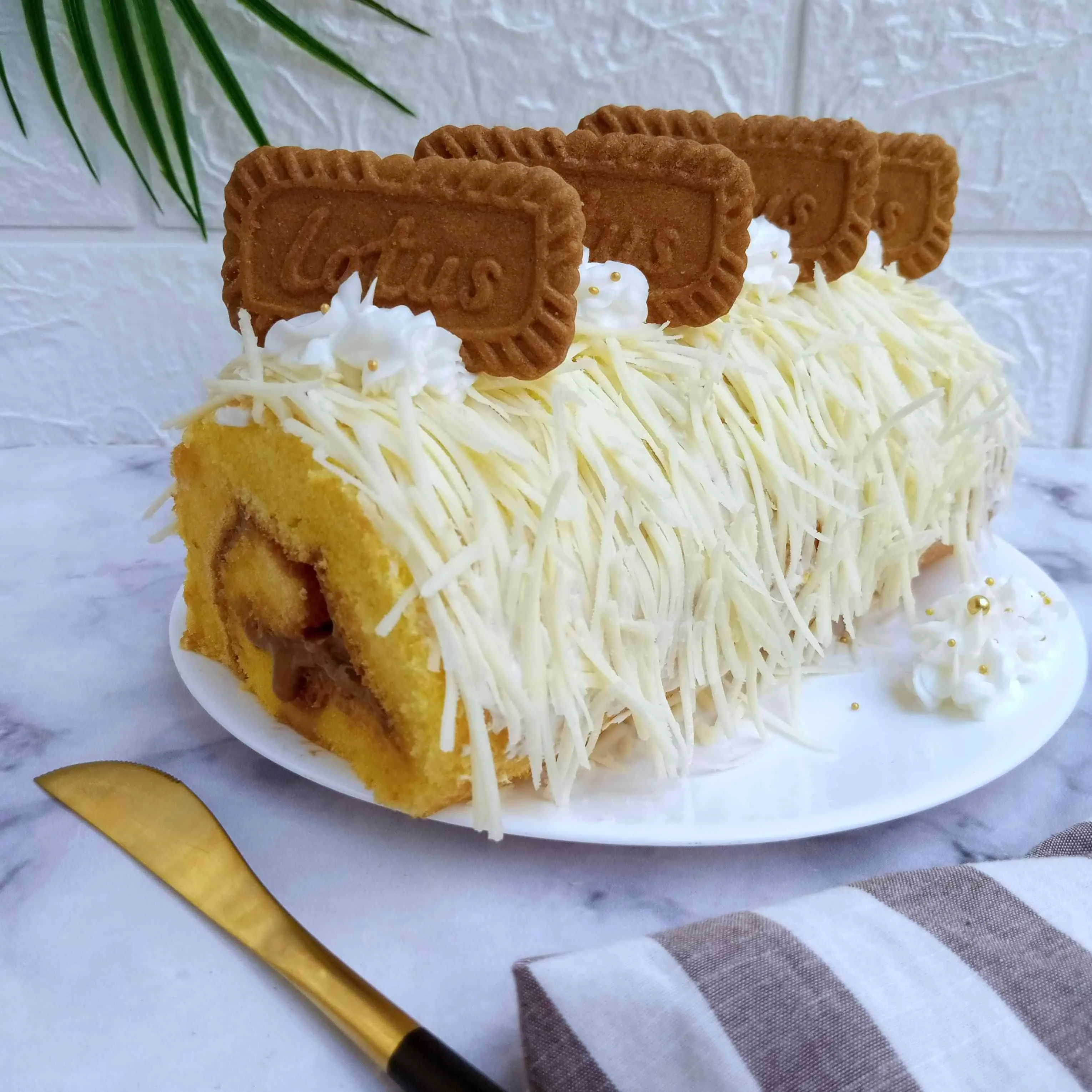 Resep Biscoff Roll Cake Sederhana Rumahan di Yummy App