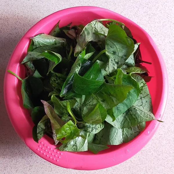 Resep Tumis Daun Ubi Jalar Sederhana Rumahan di Yummy App