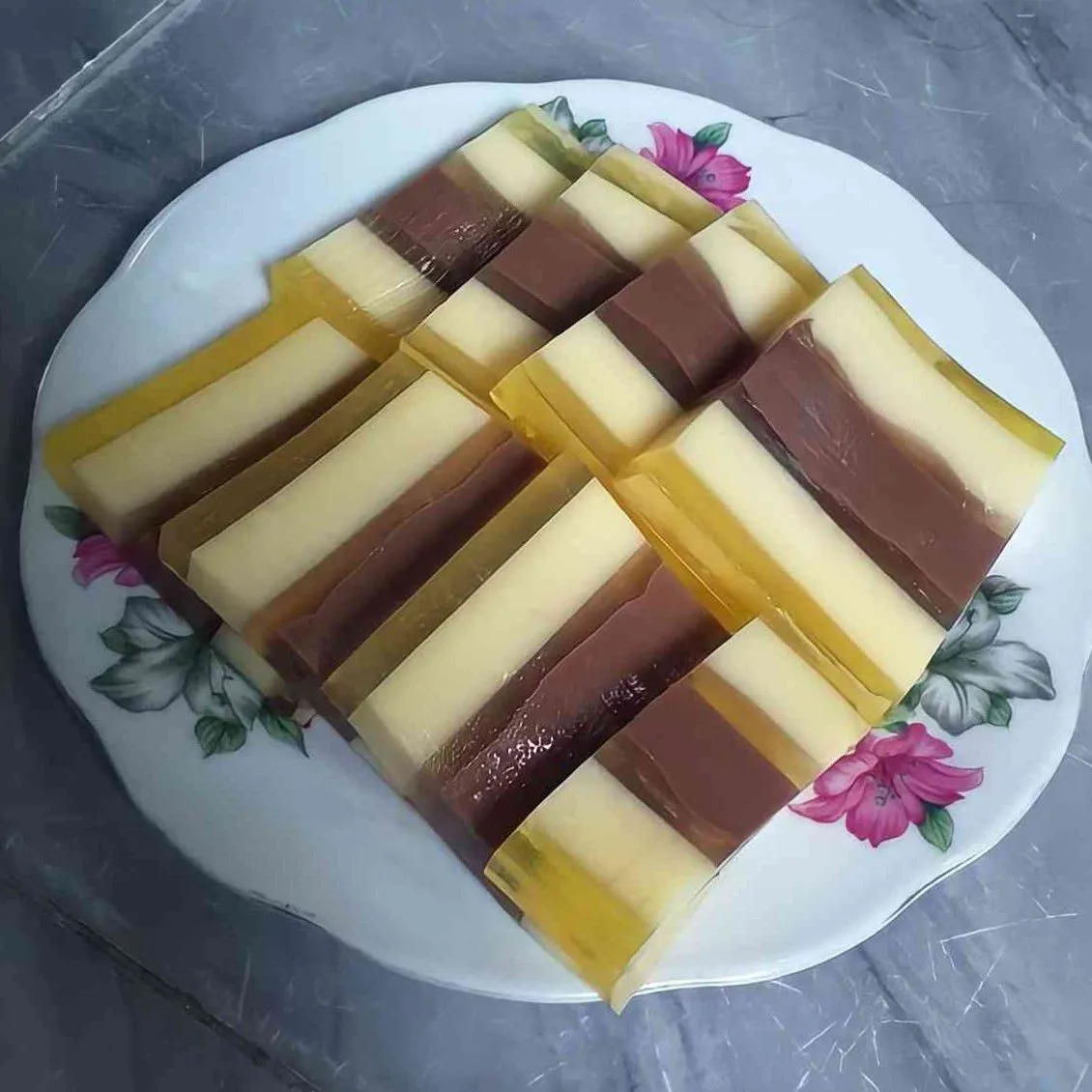 Resep Puding Lapis Surabaya Sederhana Rumahan di Yummy App Resep Puding Lapis Surabaya Sederhana Rumahan di Yummy App