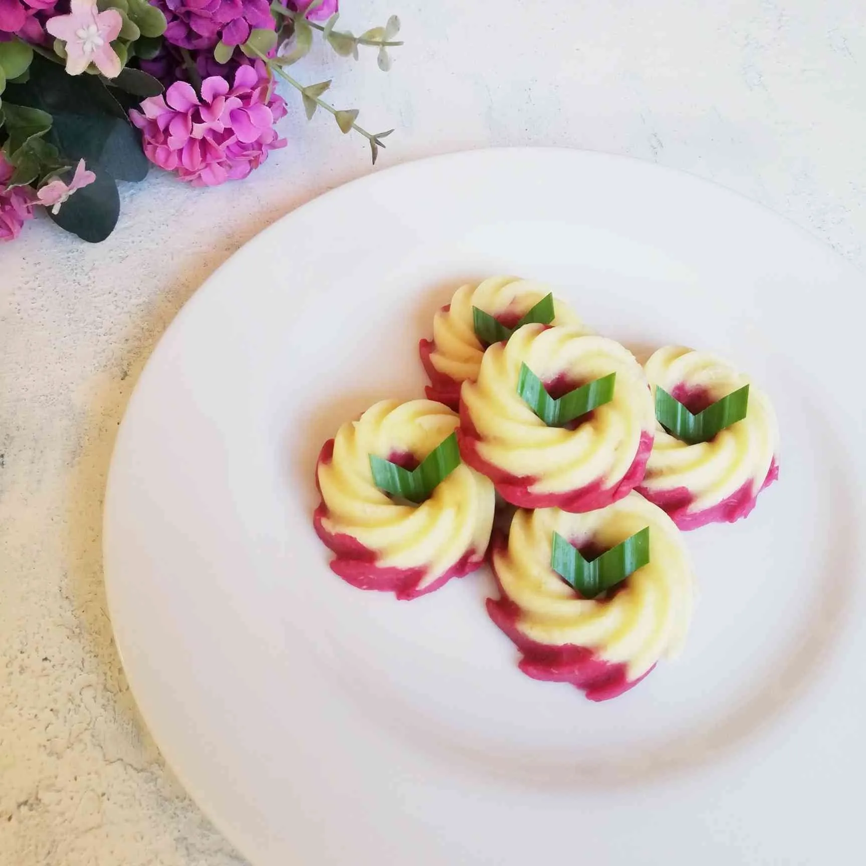 Resep Gethuk Red Velvet #UntukSiBuahHati Sederhana Rumahan di Yummy App