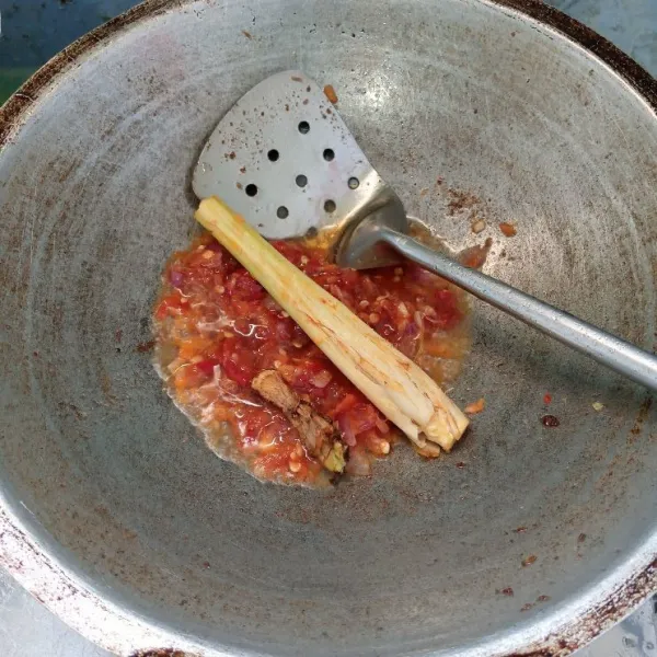 Resep Uta Dada (Ikan Masak Santan) #JelajahTimur Sederhana Rumahan di Yummy App