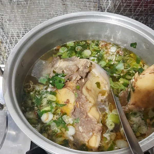 Resep Sup Dengkul Sapi Sederhana Rumahan di Yummy App