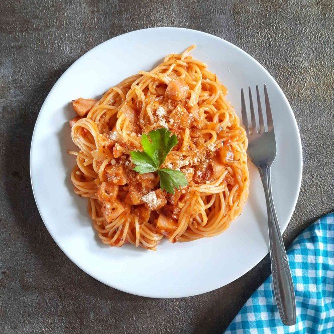 Resep Spaghetti Sosis Tomat Sederhana Rumahan dari Sri Yuli Astuti