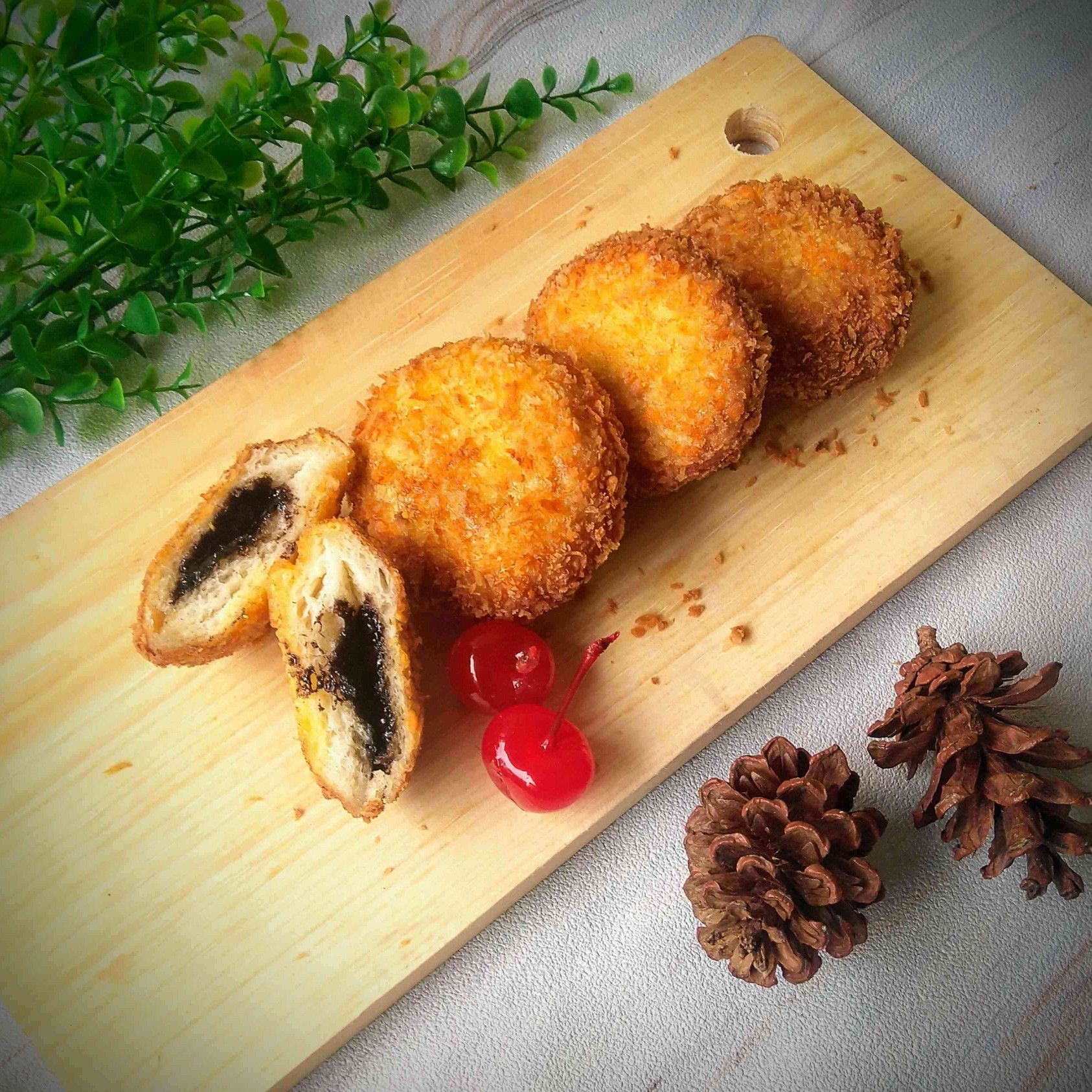 Resep Roti Krispi Isi Cokelat Sederhana Rumahan di Yummy App