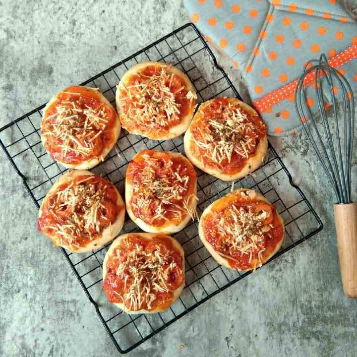 Resep Pizza Mini Simple Sederhana Rumahan di Yummy App