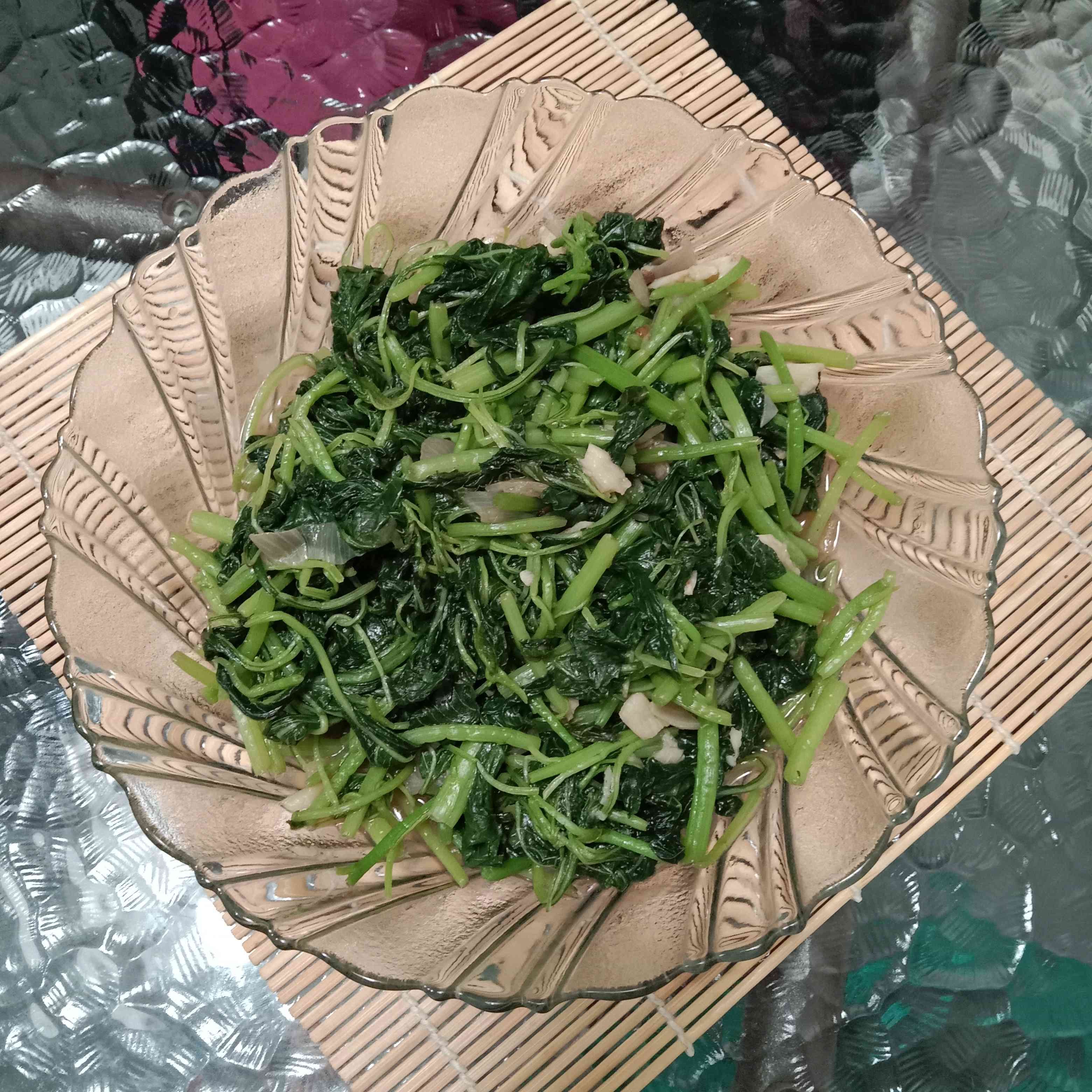 Resep Tumis Bayam Kuah Tulang Sapi Sederhana Rumahan dari Atik Haryono