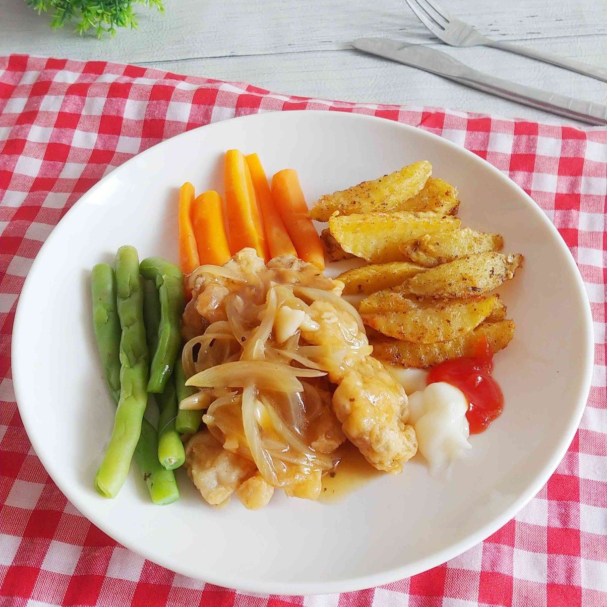 Resep Steak Sapi Crispy Saus Black Paper Sederhana Rumahan di Yummy App