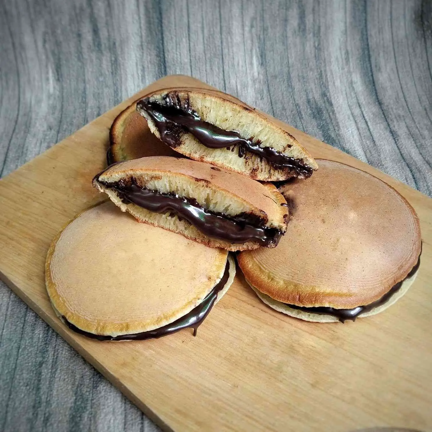 Resep Dorayaki Filling Coklat Sederhana Rumahan Di Yummy App