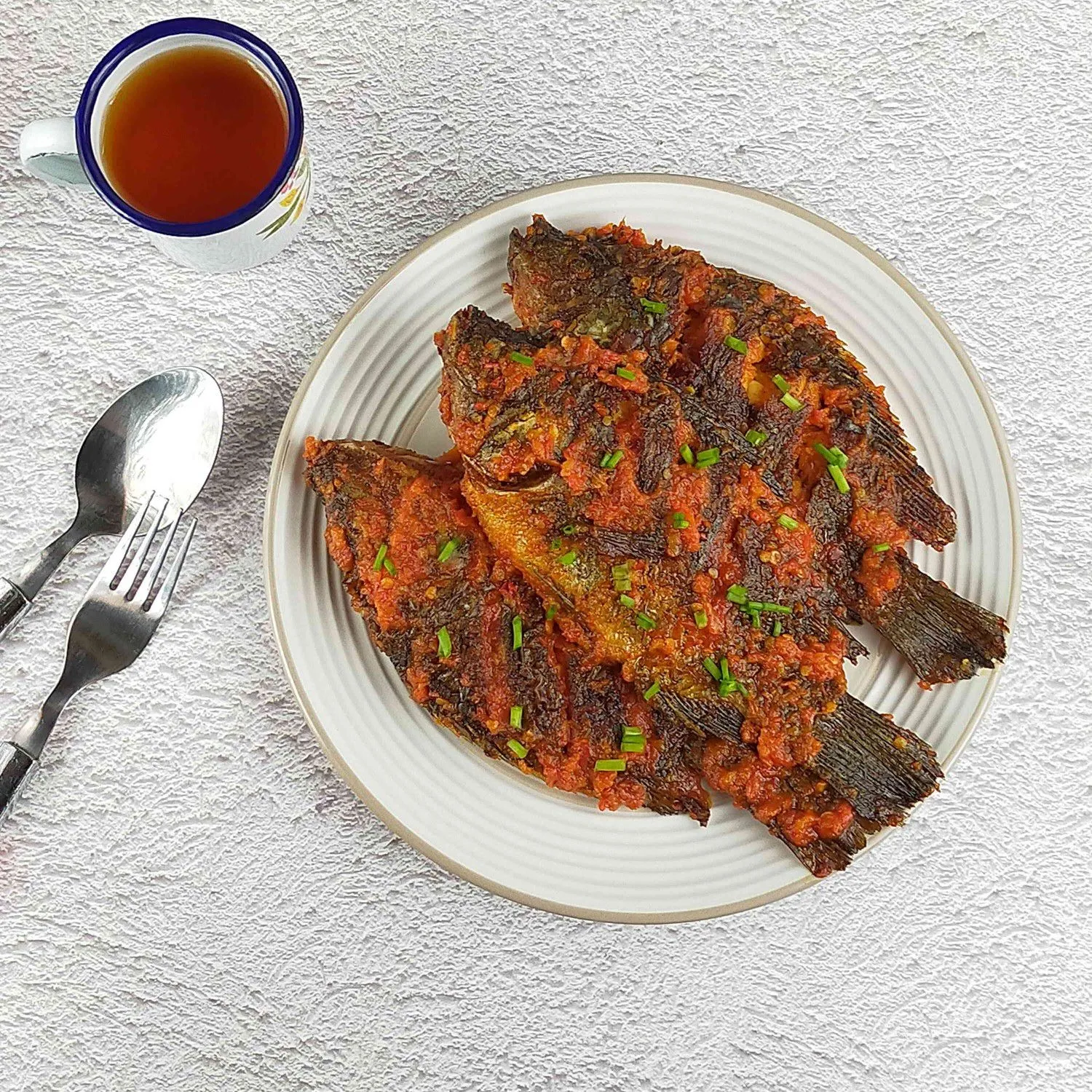 Resep Ikan Mujair Bumbu Lado Merah Sederhana Rumahan di Yummy App