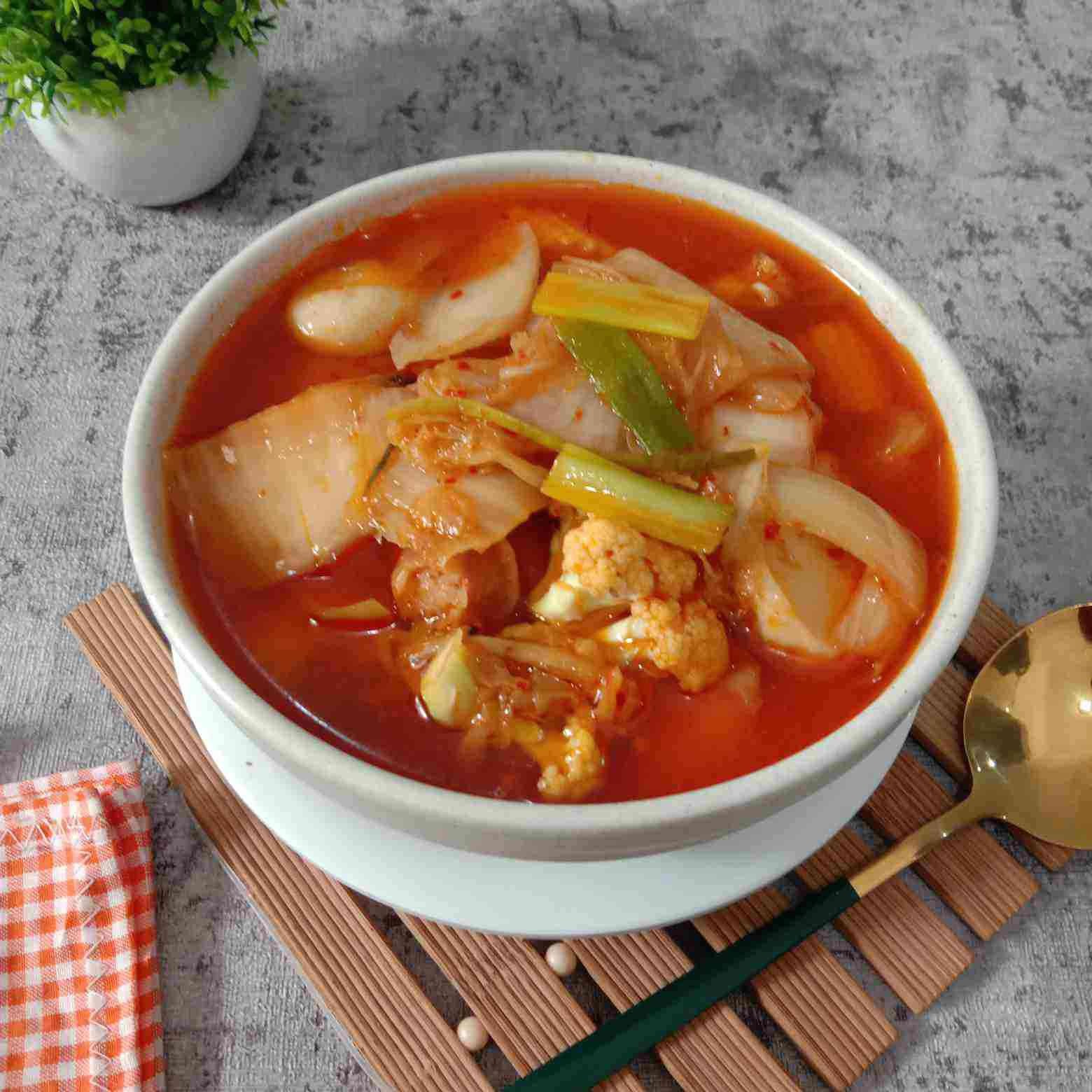 Resep sup kimchi Sederhana Rumahan di Yummy App