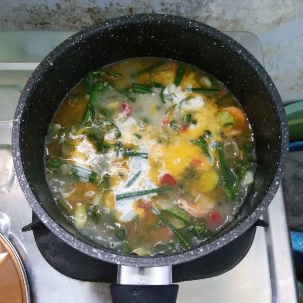 Resep Pakis Kuah Santan Pedas Sederhana Rumahan Di Yummy App