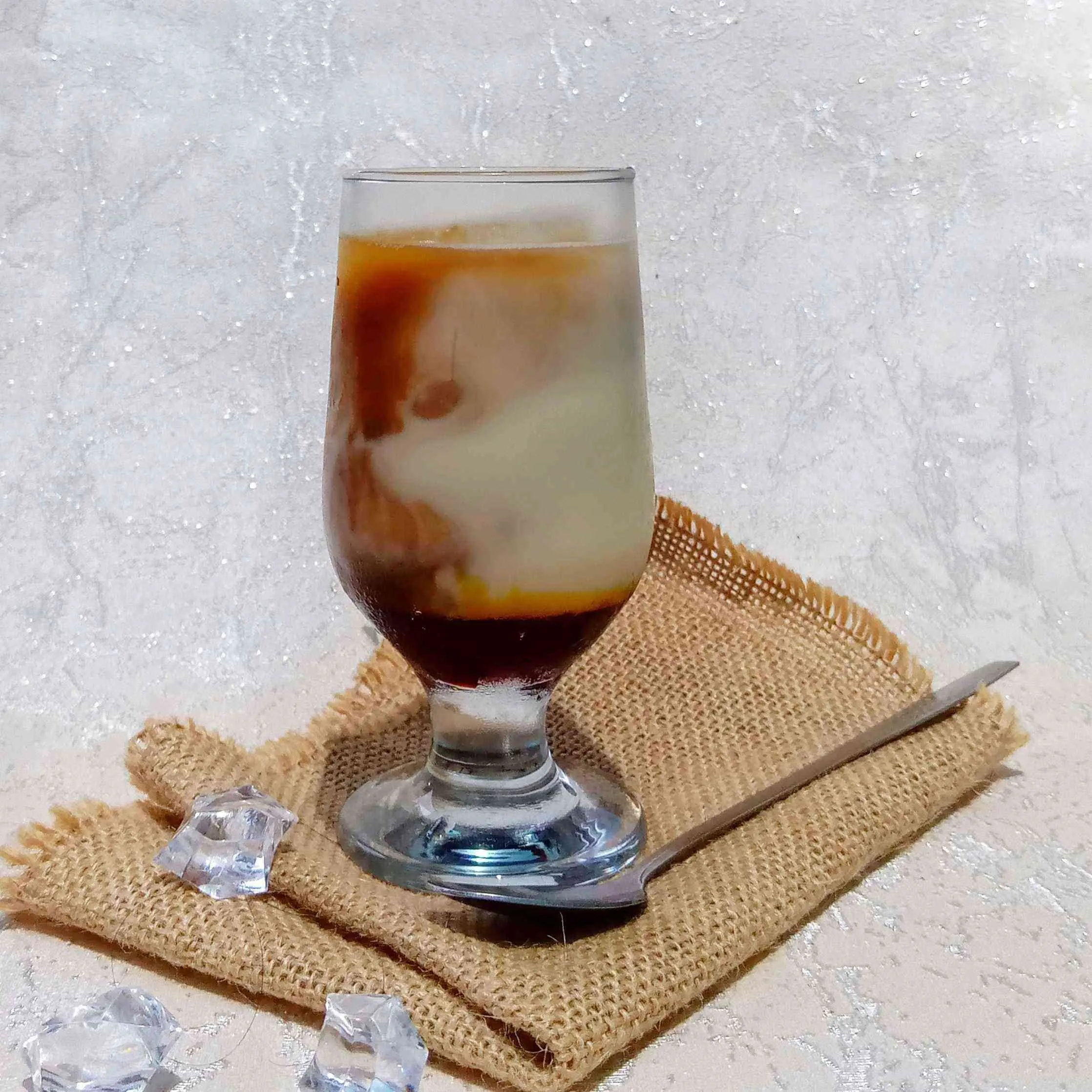 Resep Es Kopi Susu Karamel #RecookKreasiKopi Sederhana Rumahan di Yummy App Resep Es Kopi Susu Karamel #RecookKreasiKopi Sederhana Rumahan di Yummy App